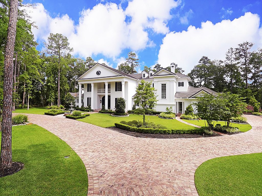 6 Colonial-style Homes With Charm & Elegance | Sotheby's Art of Living