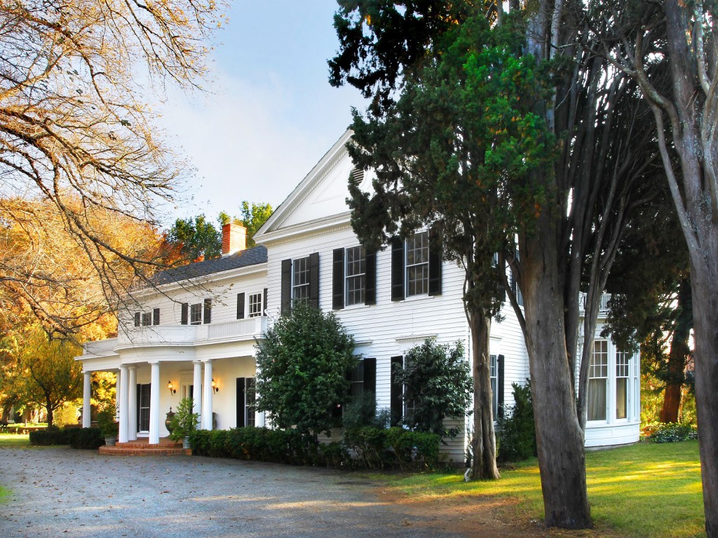 6 Colonial-style Homes With Charm & Elegance | Sotheby's Art of Living