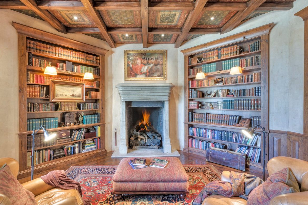 Tour a Grand Southwestern Manor with Awe-Inspiring Santa Fe Views | Art ...