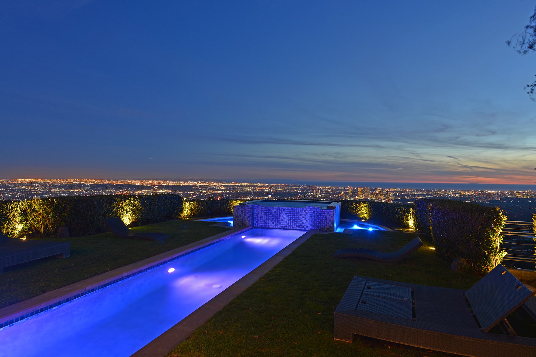 Tour the Skycastle, a Los Angeles Architectural Masterpiece | Art of ...