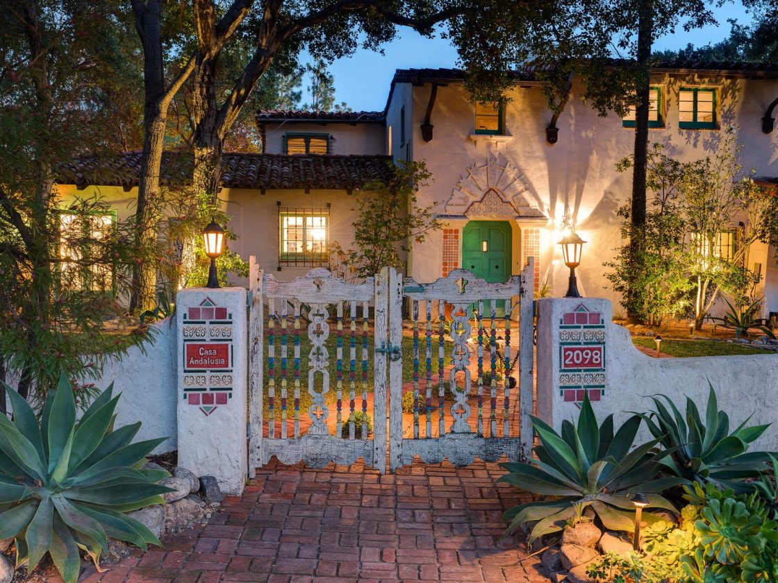 These Five Colonial Homes Prove Tradition Is Always in Style | Art of ...