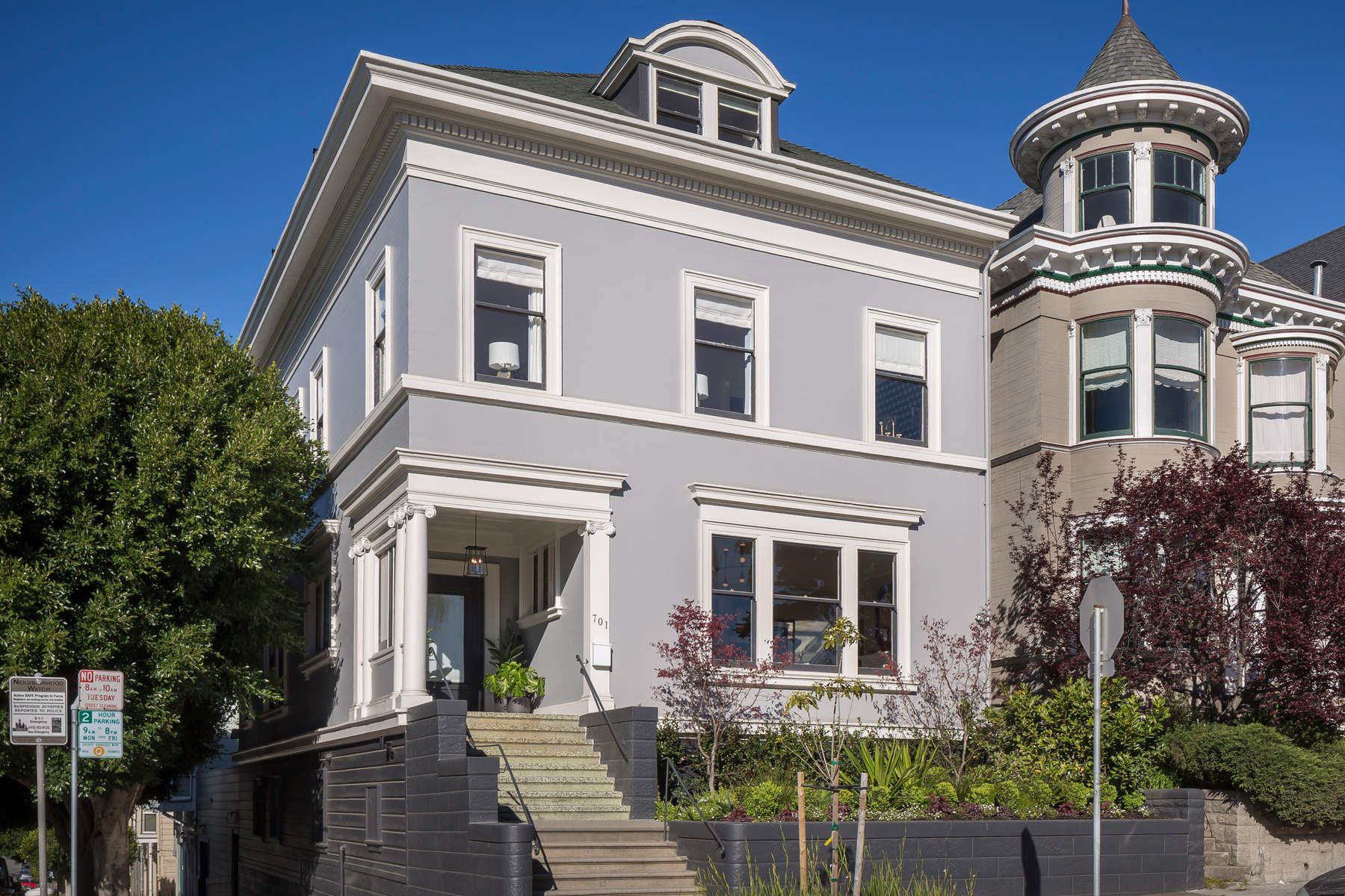 Tour a Colorful Updated Classic in San Francisco | Art of Living by ...