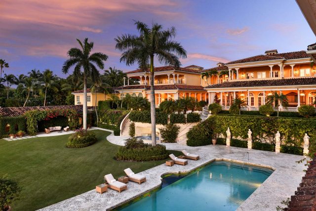These Five Stylish Pool Houses Make a Real Splash | Art of Living by ...