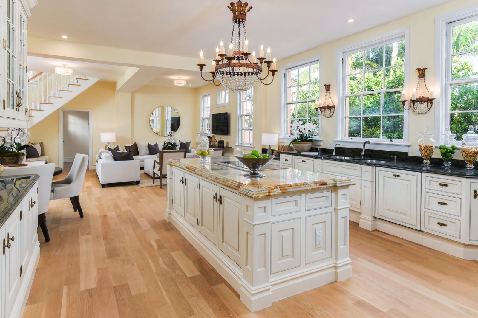 Tour an Addison Mizner–Designed Home in Palm Beach | Art of Living by ...