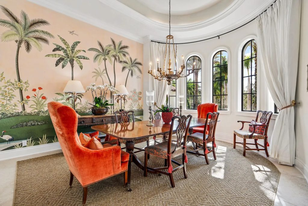 Perfectly Patterned: 4 Homes with Striking Wallpaper - Sotheby´s ...